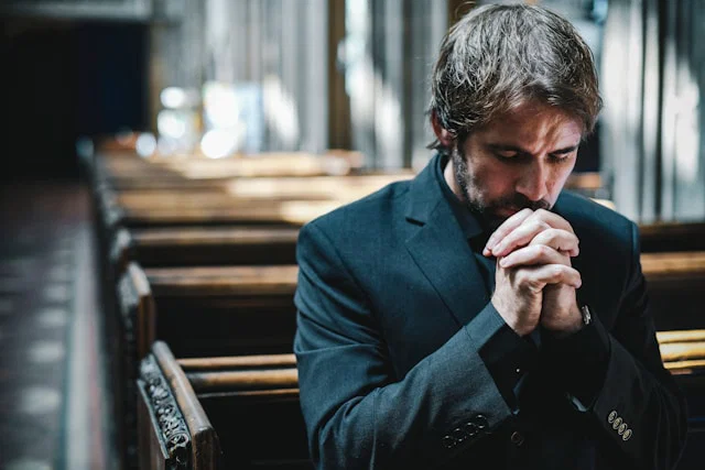 Study Connects Declining Church Attendance to Increase in Deaths of Despair